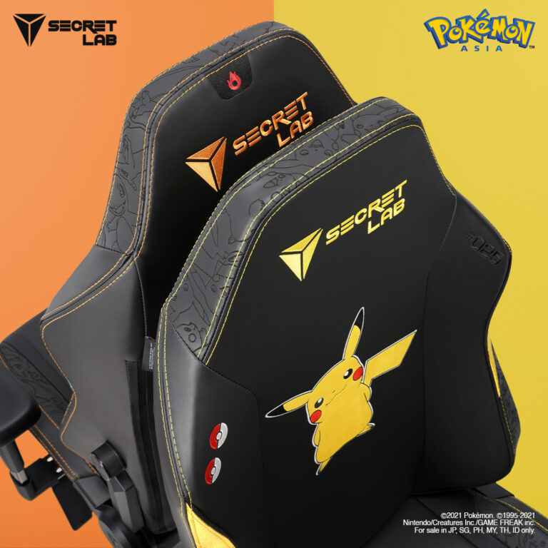 Duduk bersama Pikachu dan Charizard dengan kerusi gaming Secretlab ...