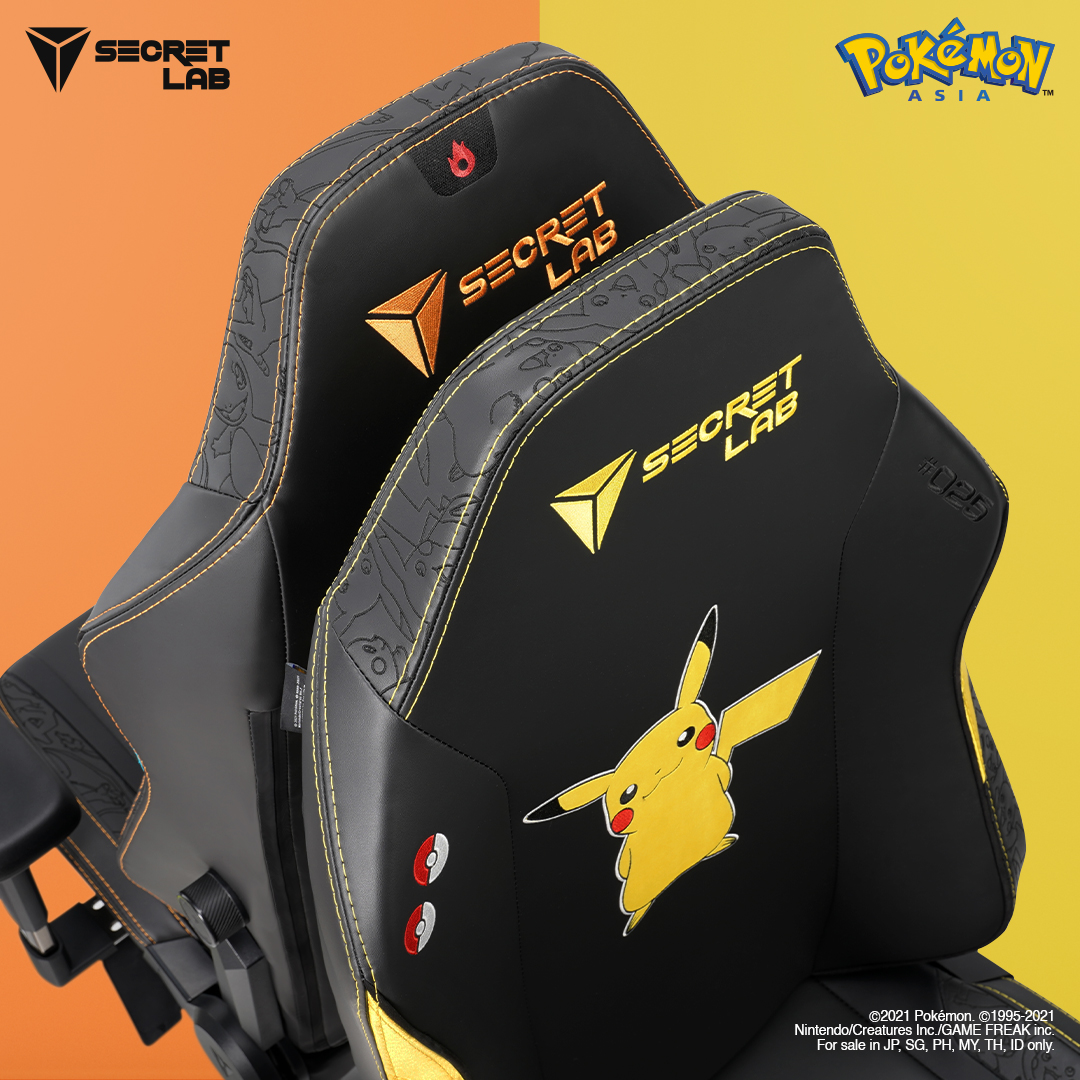 Duduk bersama Pikachu dan Charizard dengan kerusi gaming Secretlab ...