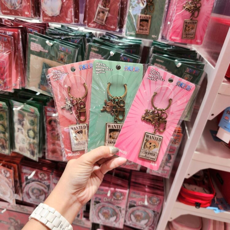 miniso one piece_keychain - gamersantai.com